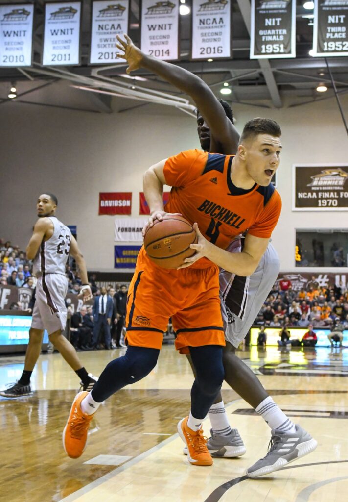 Sestina puts on a show at Reilly Center - Olean Times Herald