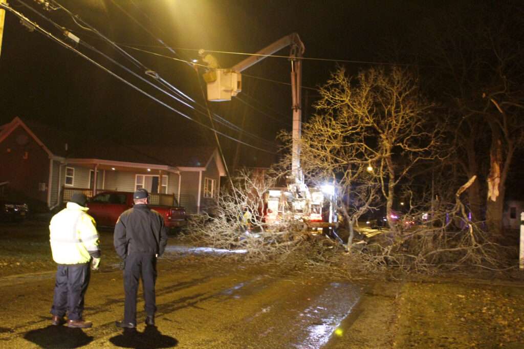 Freezing rain to give way to snow showers in Olean area - Olean Times ...