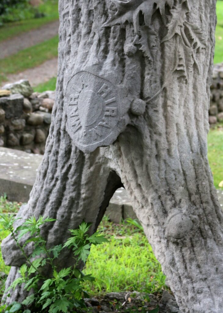 Unusual gravestone in Versailles Cemetery looks like a stone tree ...