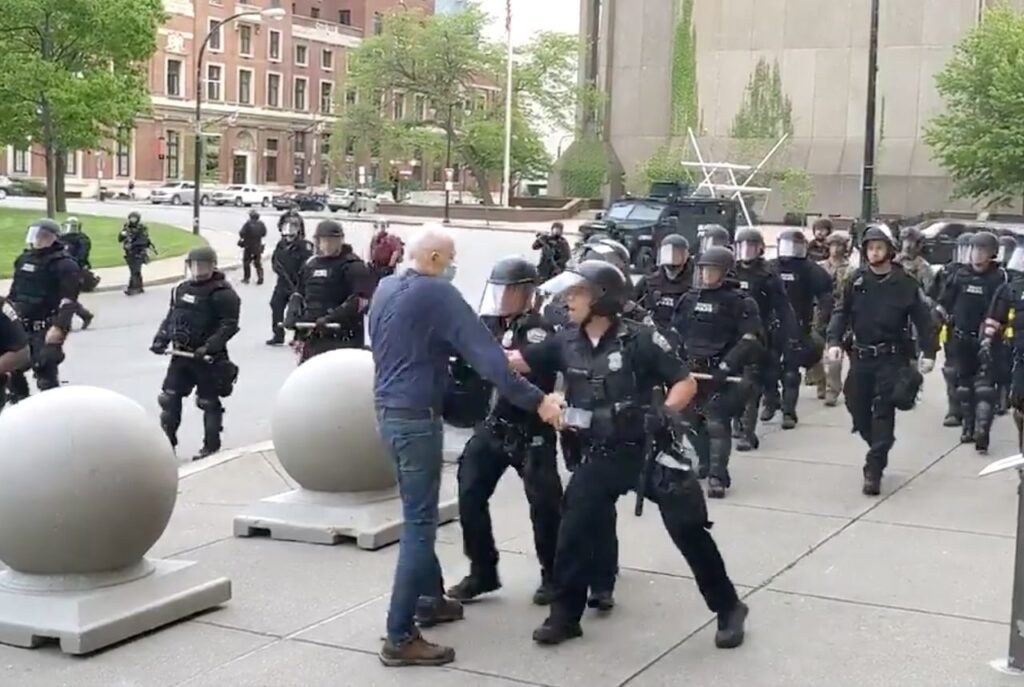 Arbitrator clears officers who pushed Buffalo protester - Olean Times ...
