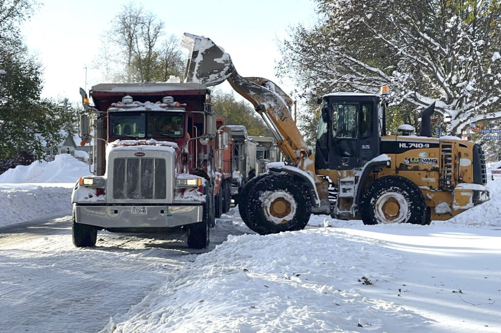 Parts of NY dig out after potentially 'historic' snowfall - Olean Times ...