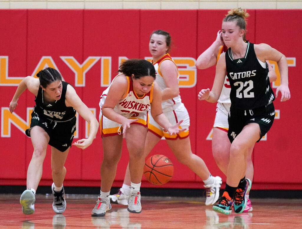 Balanced A-L holds off Huskies in rivalry matchup, 49-38 - Olean Times ...
