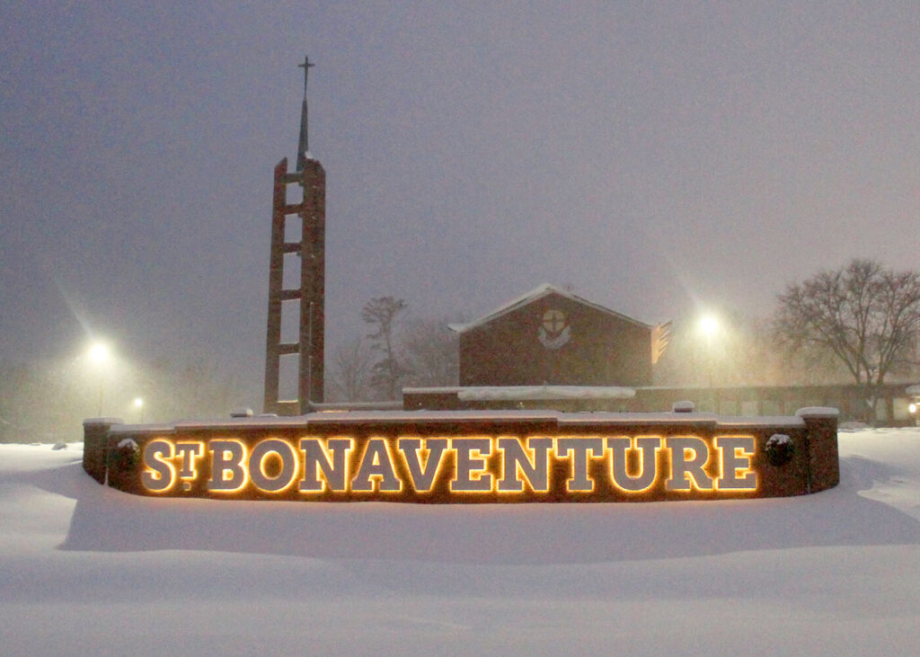 Governor declares emergency over expected lake-effect snow - Olean ...