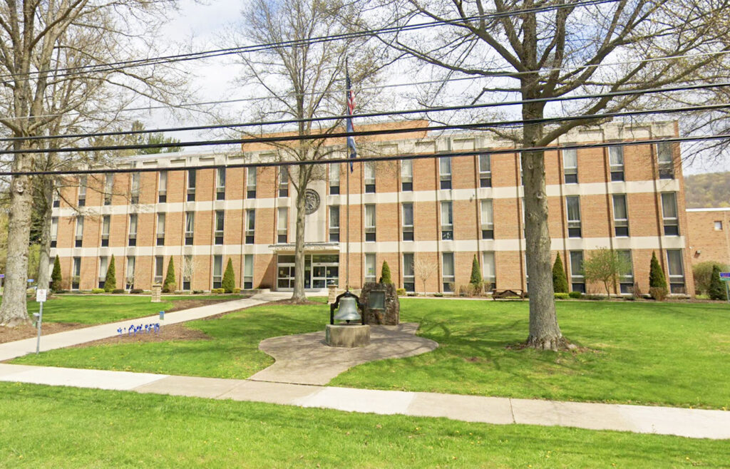 WR Gabe Davis is rejoining the Bills after agreeing to a practice-squad ...