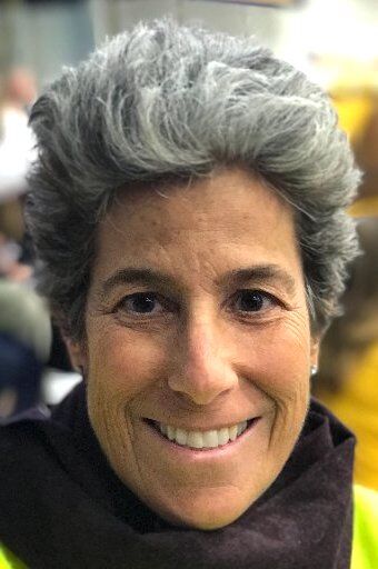 Cellphones are distractions, not toys - Olean Times Herald
