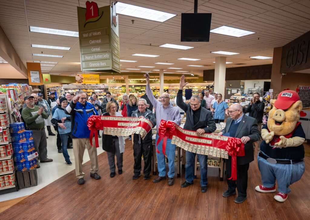 Olean Food Barn cuts ribbon in celebration of grand opening - Olean ...