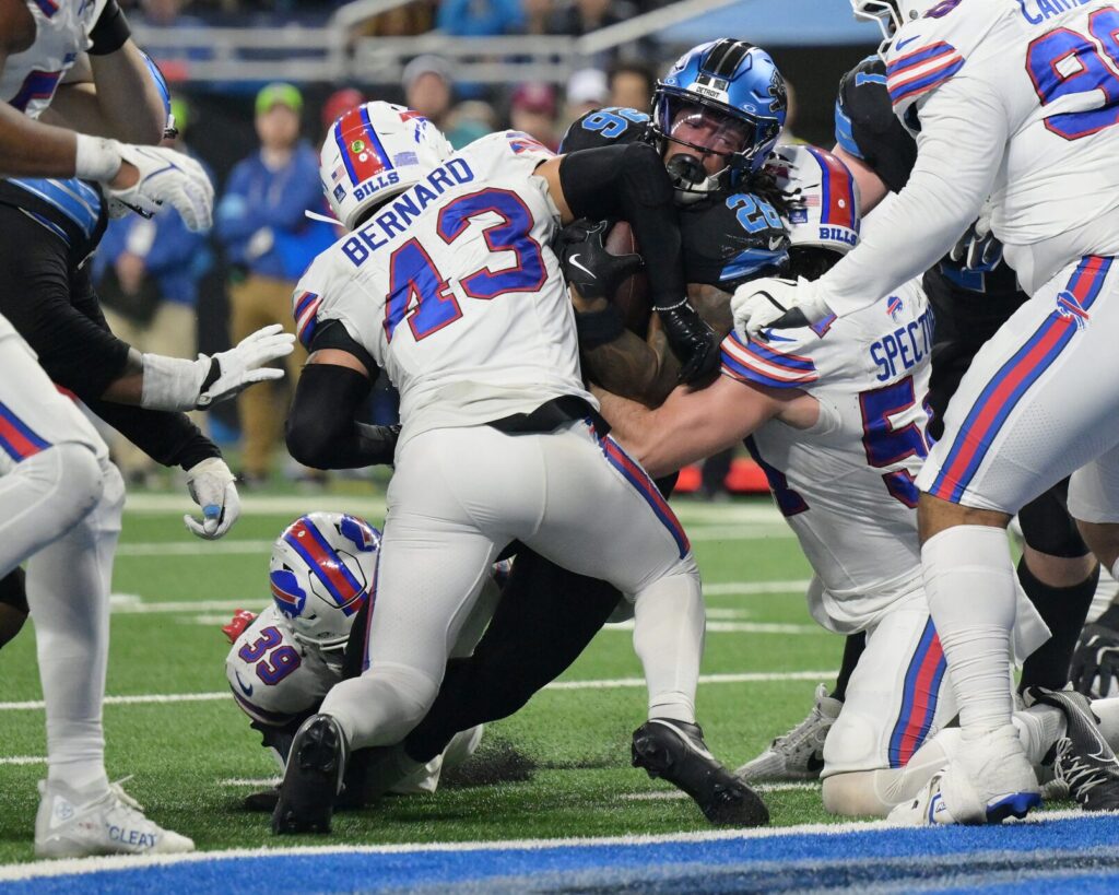 Bills agree to sign LB Bernard to 4-year contract extension - Olean ...