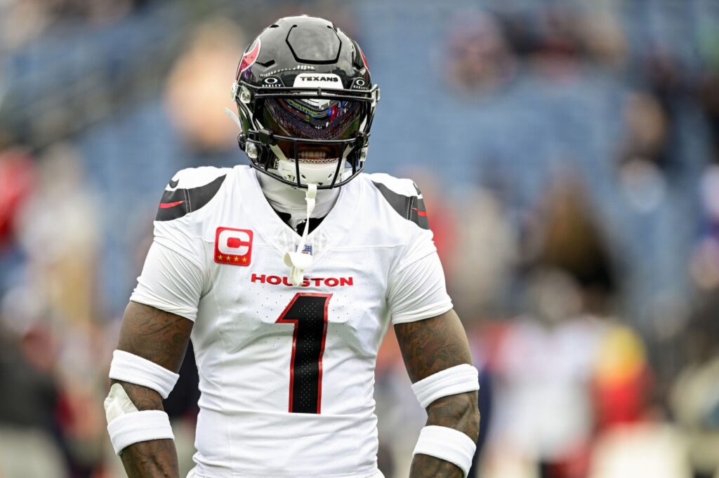 Patriots sign WR Diggs as new target for Maye - Olean Times Herald