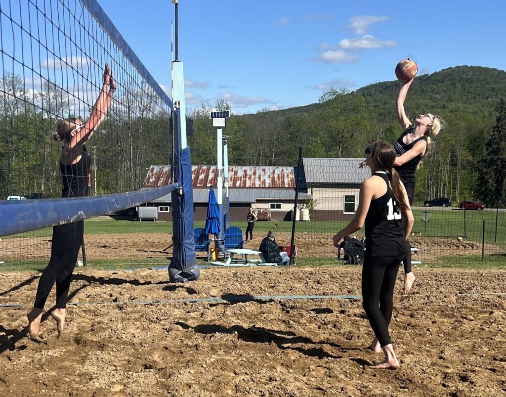 Battle of the Border has exciting three-set games help decide matches ...