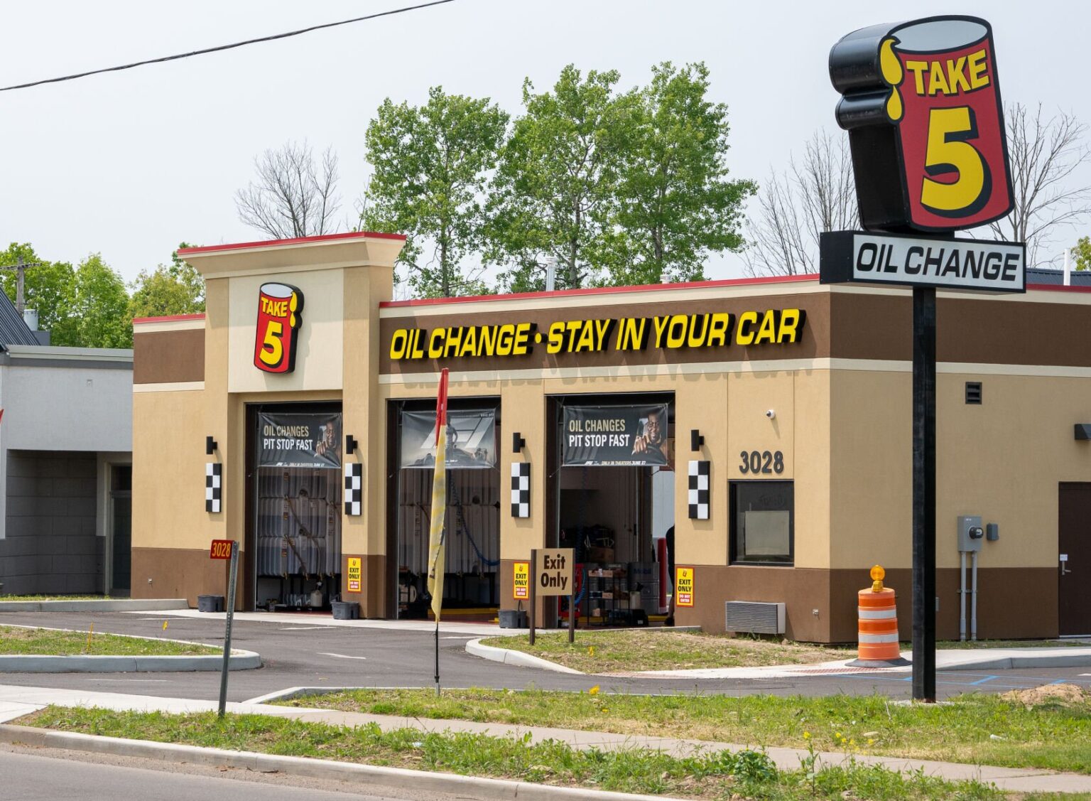 New Allegany oil change store leads April county real estate ...