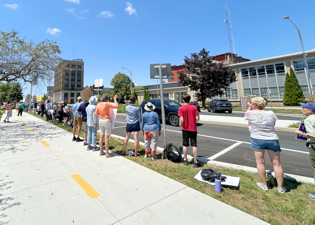 It takes two to polka - Olean Times Herald