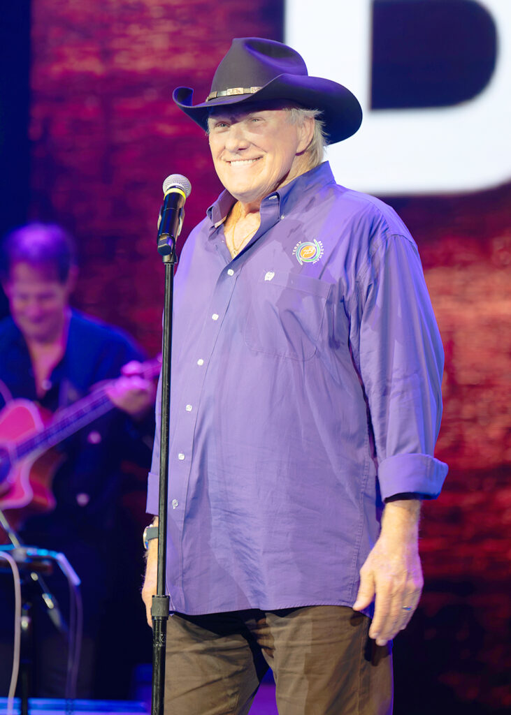 Terry Bradshaw takes stage Saturday at Seneca Allegany Event Center ...